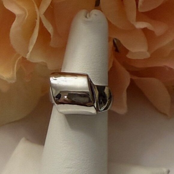 Lia Sophia | Jewelry | Lia Sophia Sash Ring | Poshmark